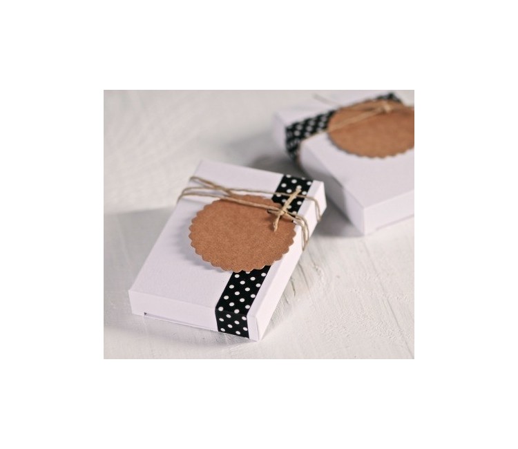 Cute Gift Box In White | SelfPackaging